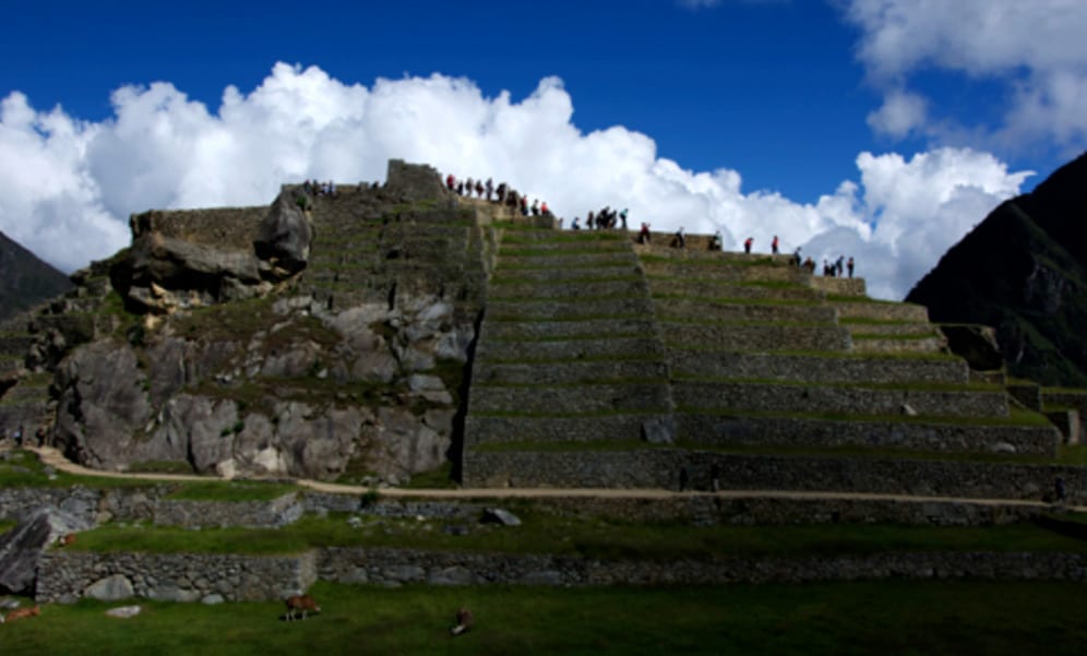 Journey to the navel of the world - Solkes Magazine